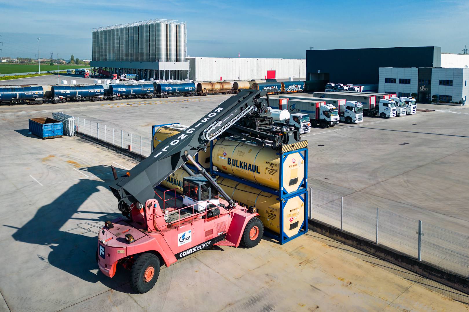 Container and tank container services